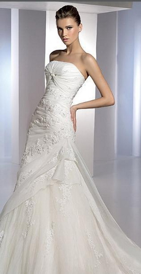 Modellen met strakke jurken - Mode wereld